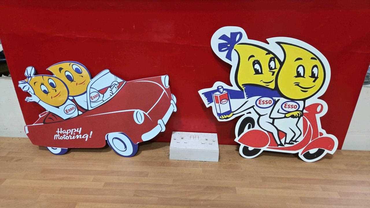 Lot 285 - MR & MRS DRIP PRINTED ALUMINIUM SIGNS