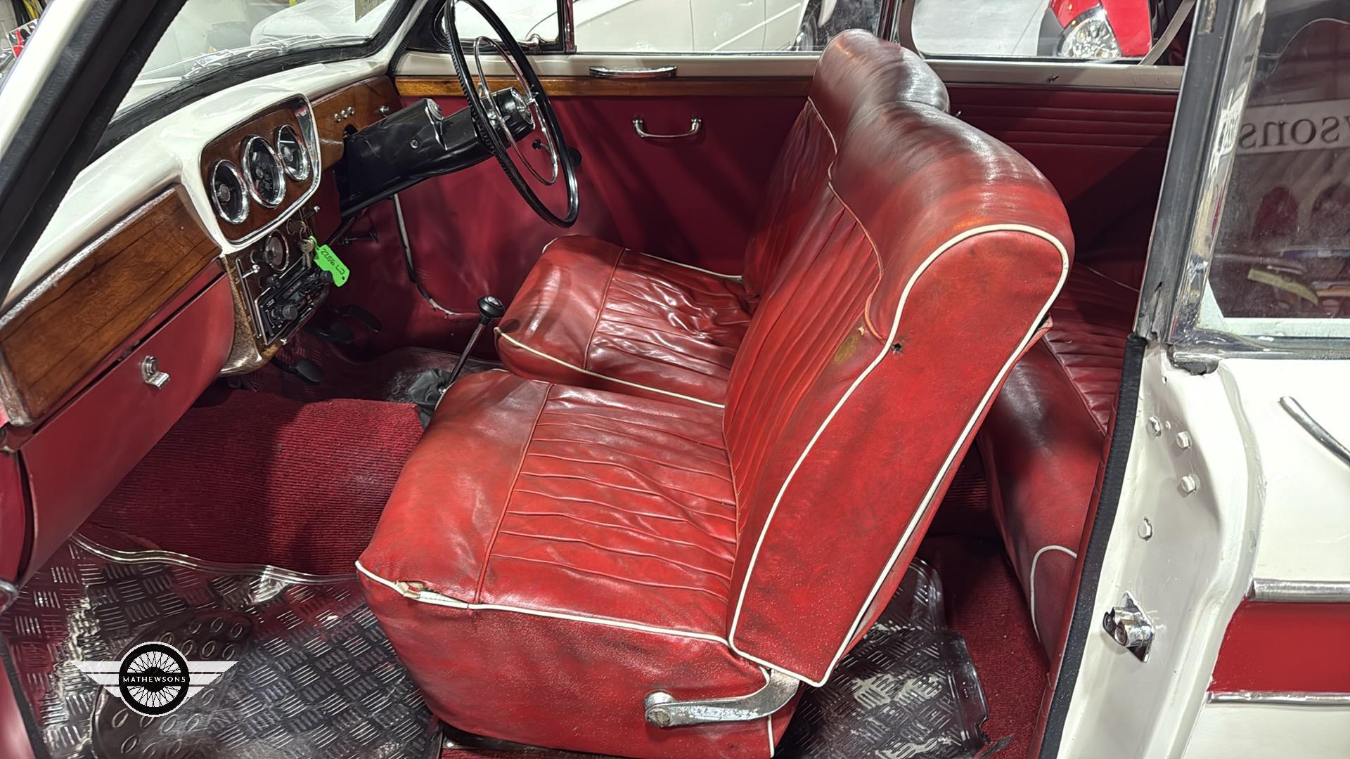 Lot 258 - 1961 SINGER