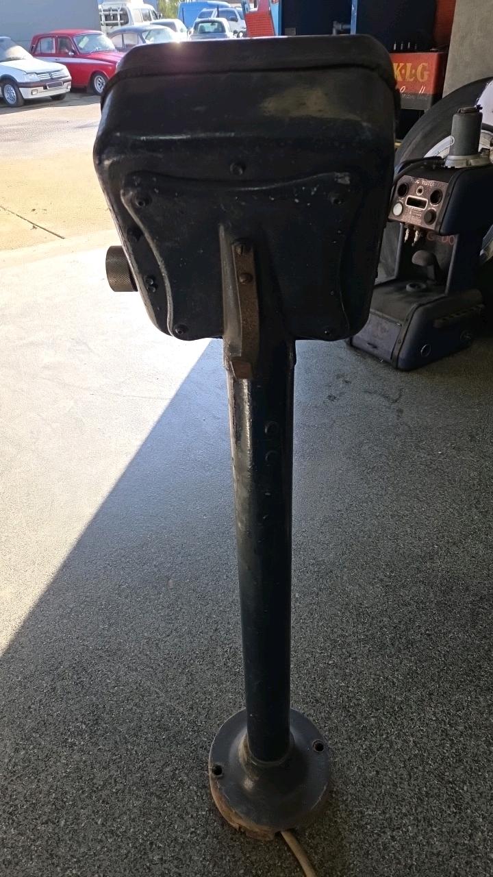 Lot 475 - AIR TYRE PRESSURE MACHINE