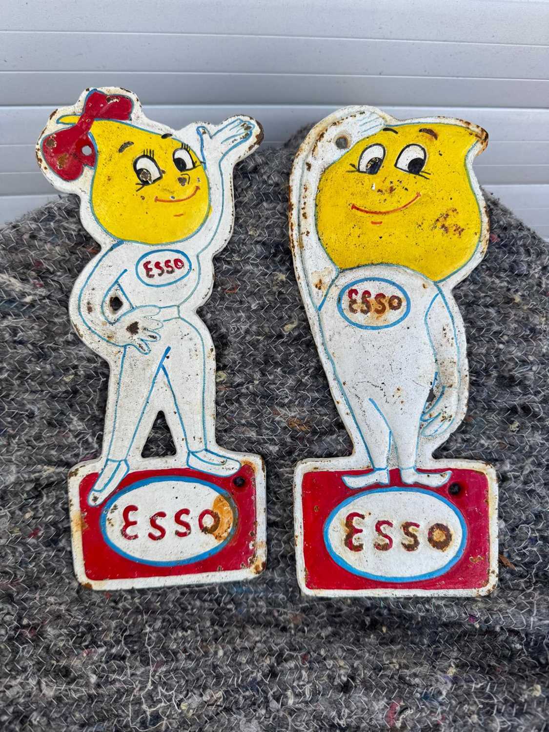 Lot 705 - MR & MRS DRIP ESSO SIGNS 3.5" X 9.5"