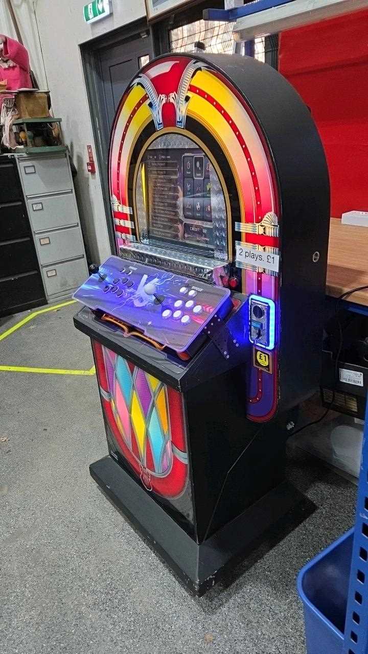 Lot 177 - ROUTE 66 BLUE TOOTH JUKE BOX AND 29000 GAMES