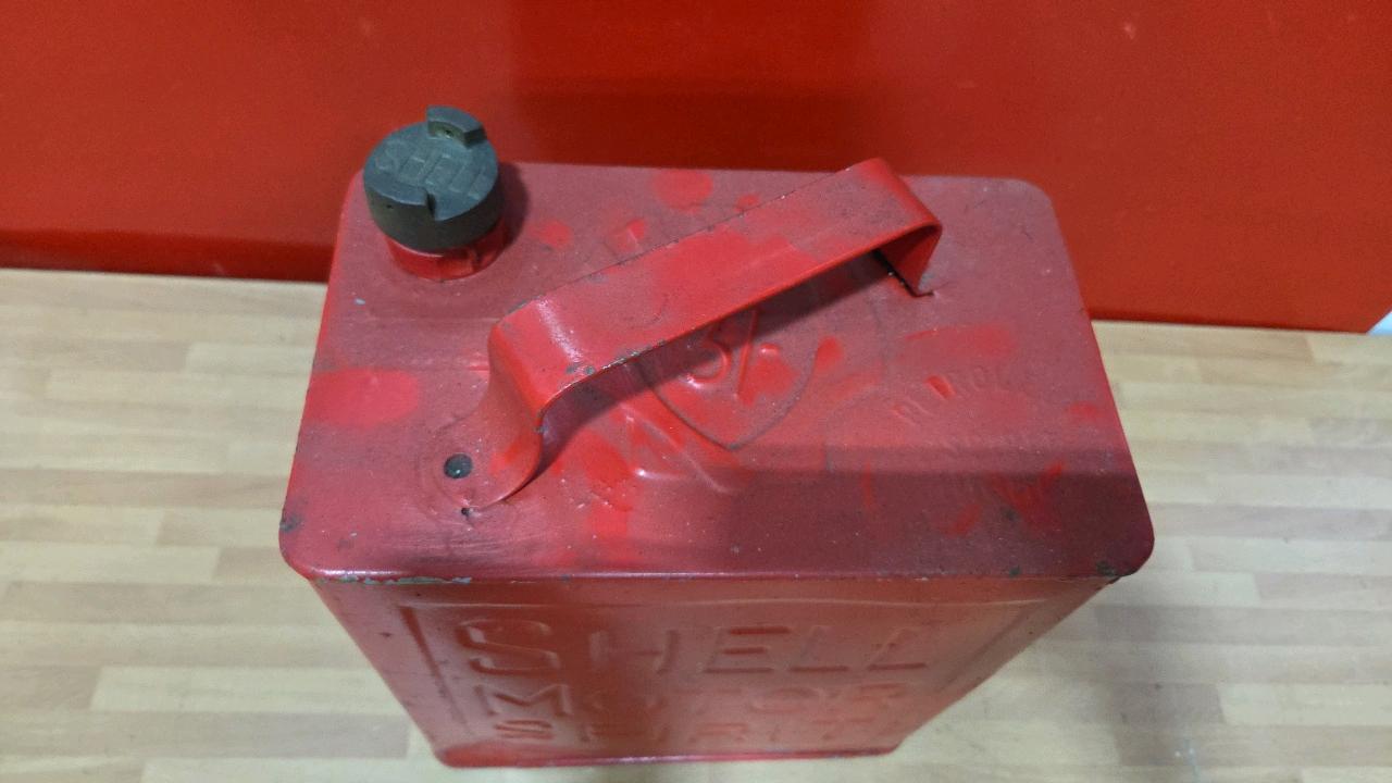 Lot 209 - 1949 SHELL MOTOR SPIRIT PETROL CAN