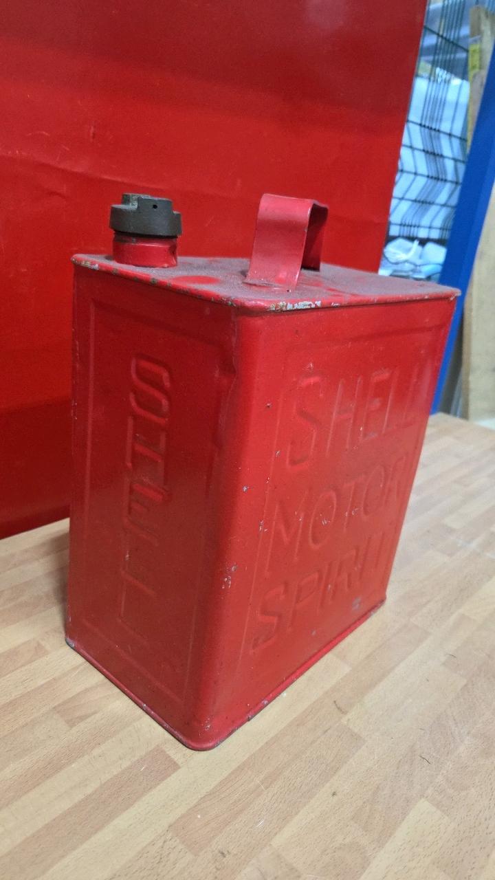Lot 209 - 1949 SHELL MOTOR SPIRIT PETROL CAN