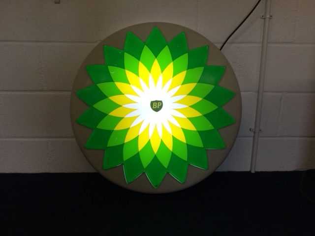 Lot 367 - BP ORIGINAL ILLUMINATED LIGHTBOX