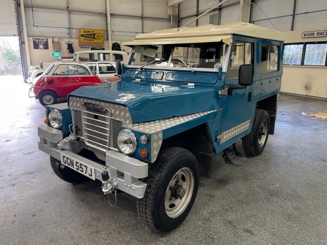 Lot 68 - 1971 LAND ROVER LIGHTWEIGHT 4X4 UTILITY