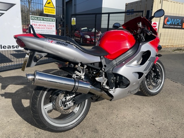Lot 234 - 2000 TRIUMPH TT 600