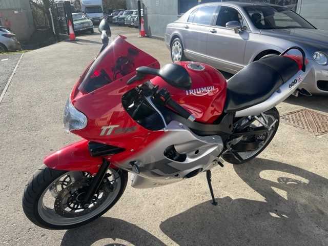 Lot 234 - 2000 TRIUMPH TT 600
