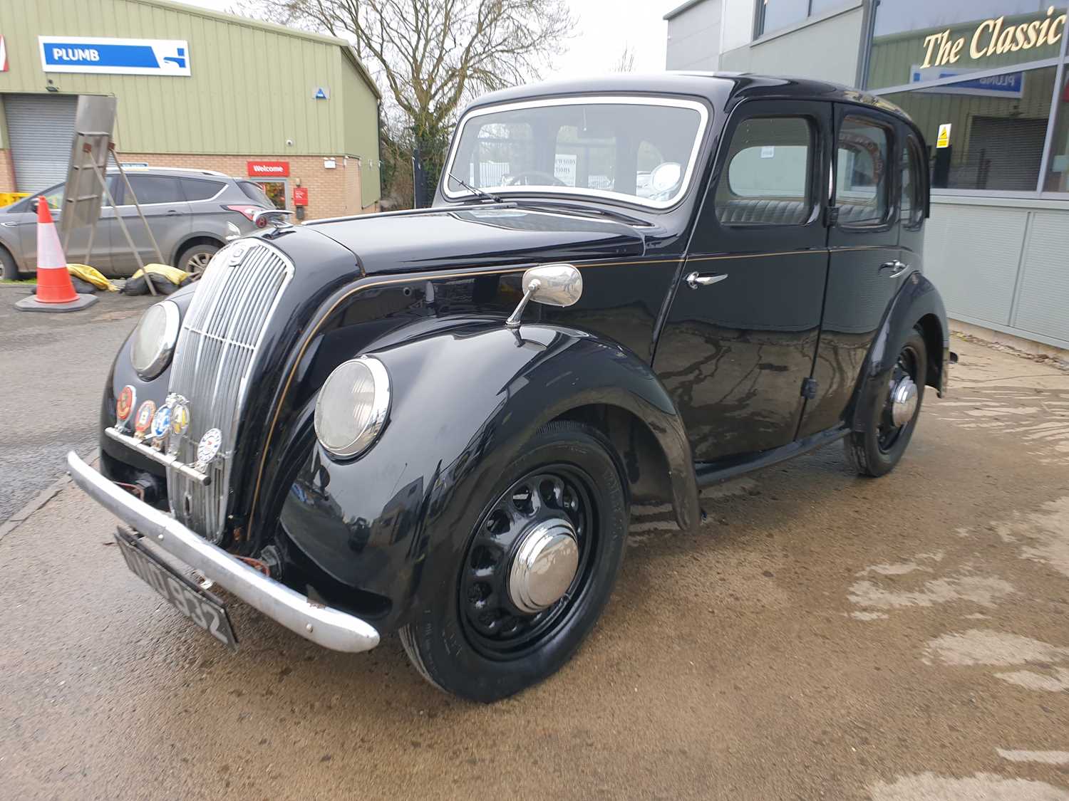 Lot 164 - 1948 MORRIS 8 SERIES E