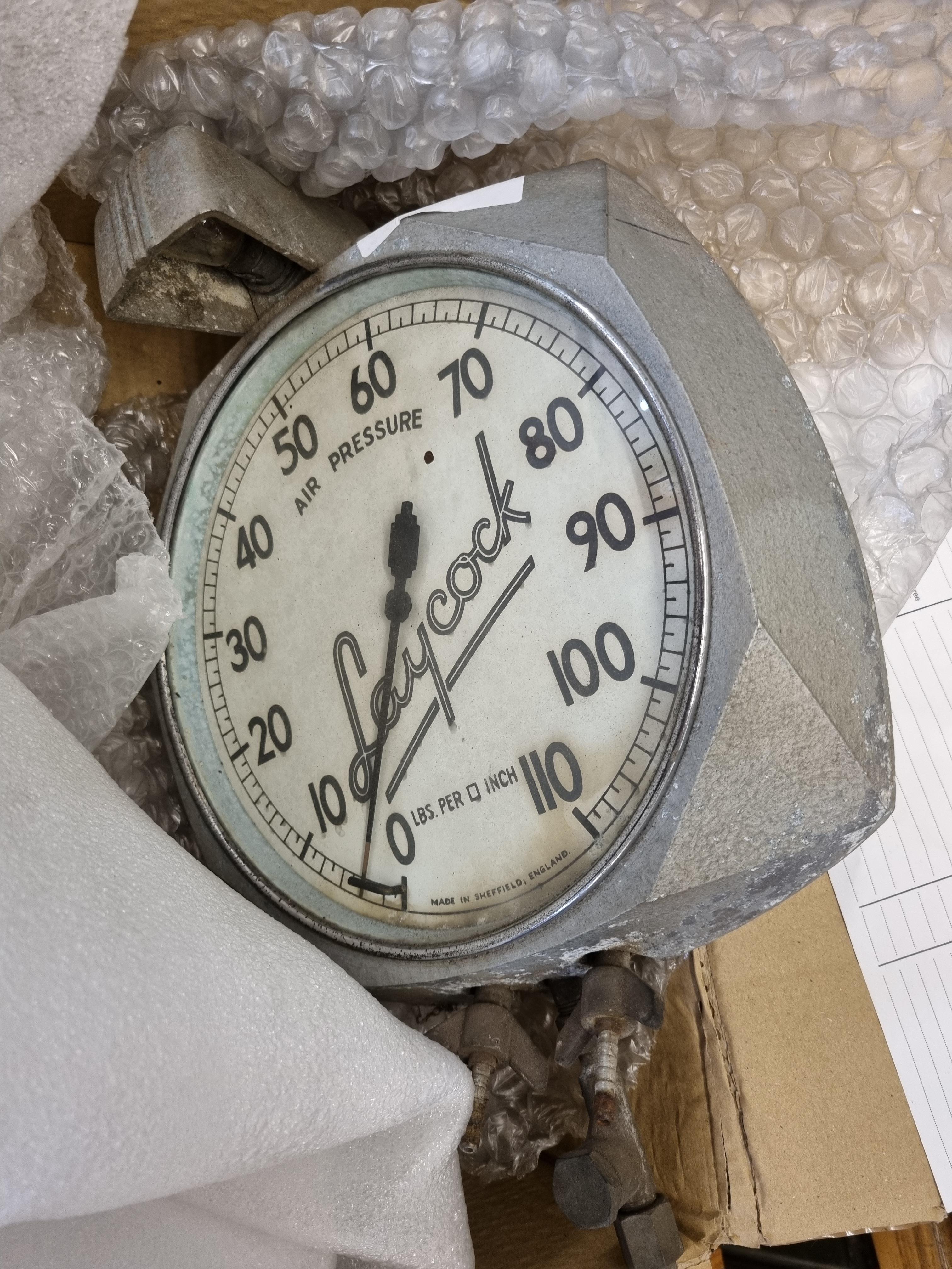 Lot 341 - LAYCOCK AIR PRESSURE GAUGE