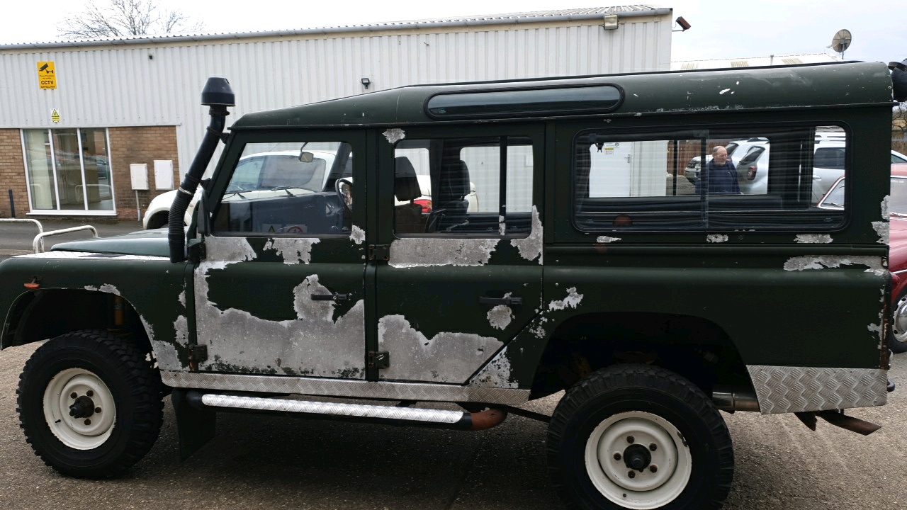 Lot 83 - 1999 LAND ROVER DEFENDER 110