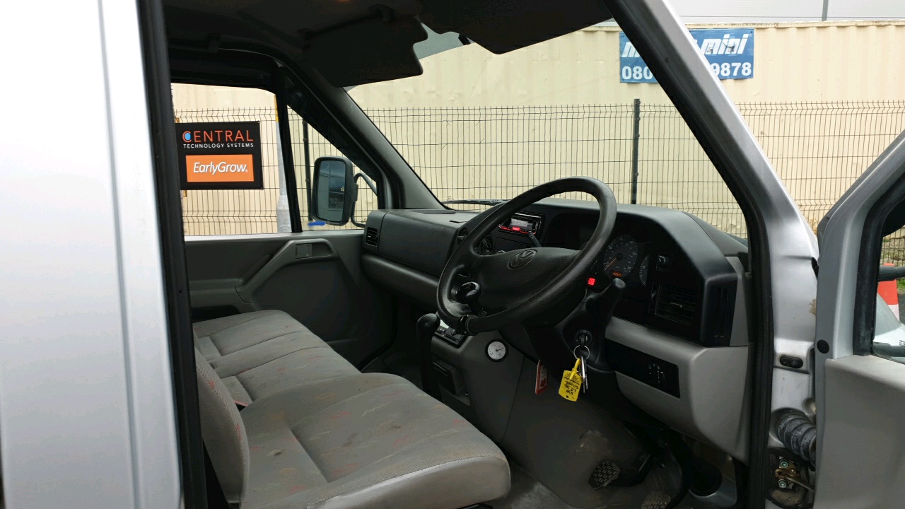 Lot 105 - 2006 VOLKSWAGEN LT46 158 TDI MWB
