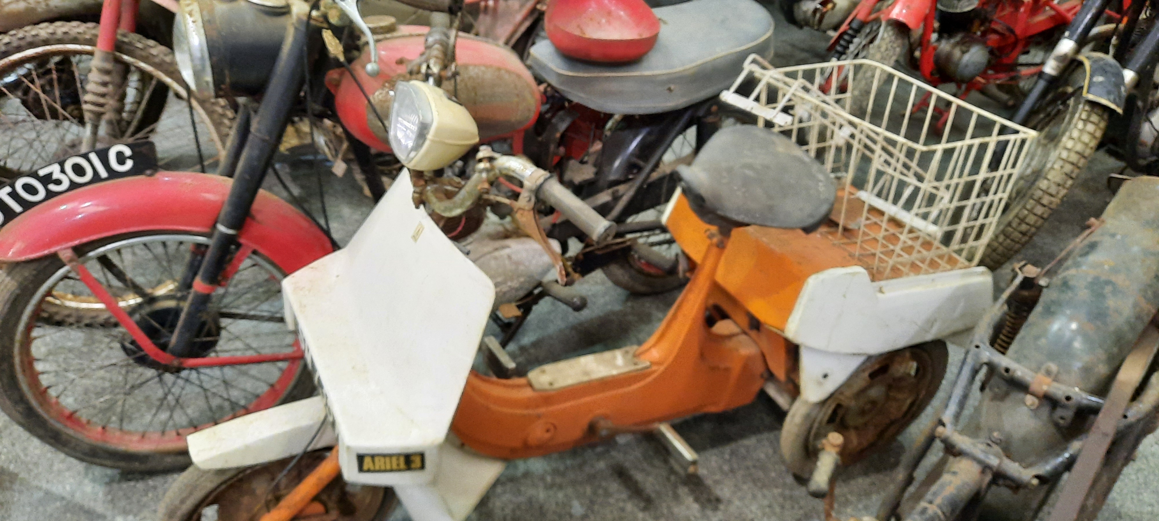 Lot 411 - CIRCA 1971 BSA ARIEL 3