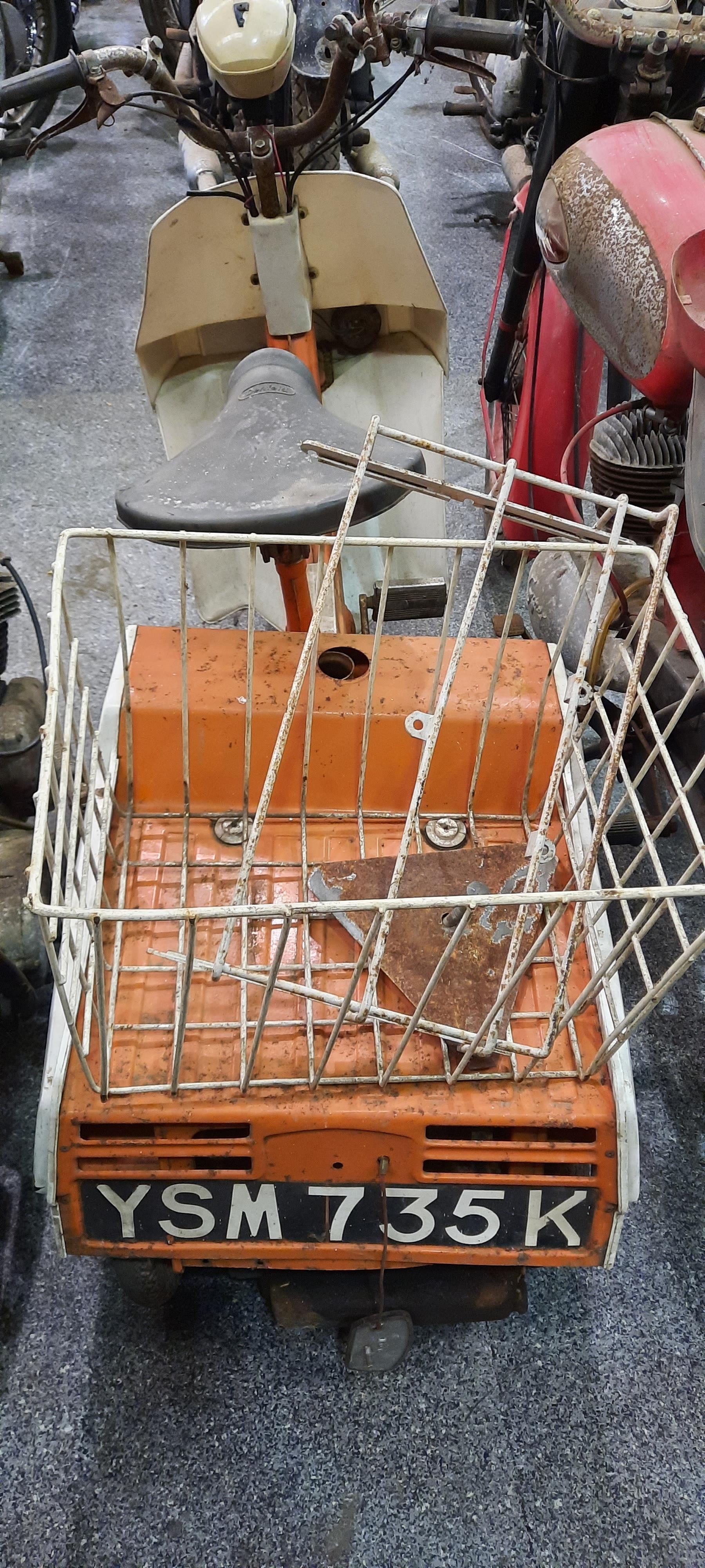 Lot 411 - CIRCA 1971 BSA ARIEL 3