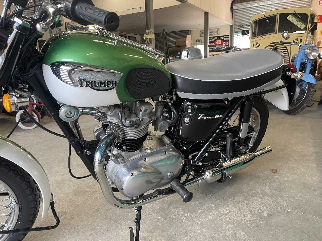 Lot 4 - 1965 TRIUMPH TIGER T100SS
