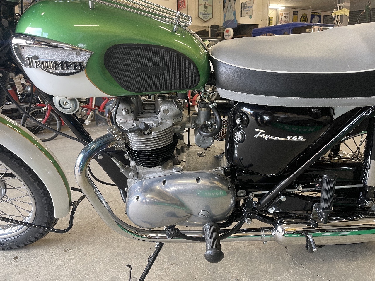 Lot 4 - 1965 TRIUMPH TIGER T100SS
