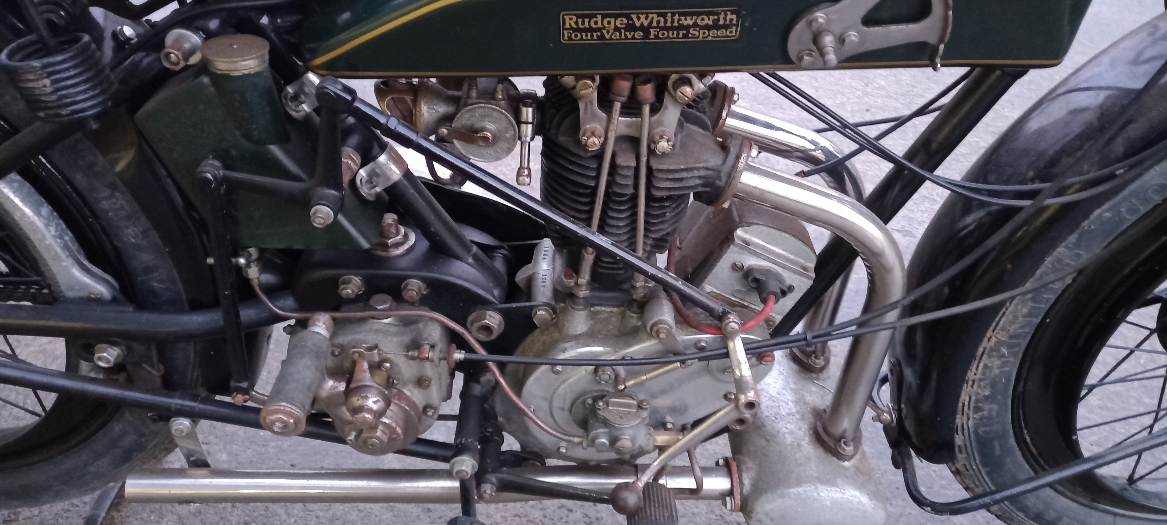 Lot 233 - 1924 RUDGE 350cc MOTORBIKE