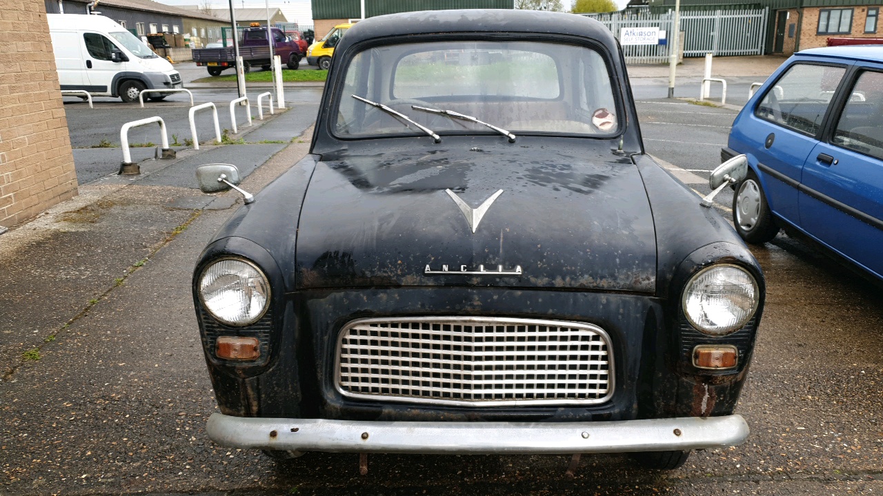 Lot 125 - 1958 FORD ANGLIA