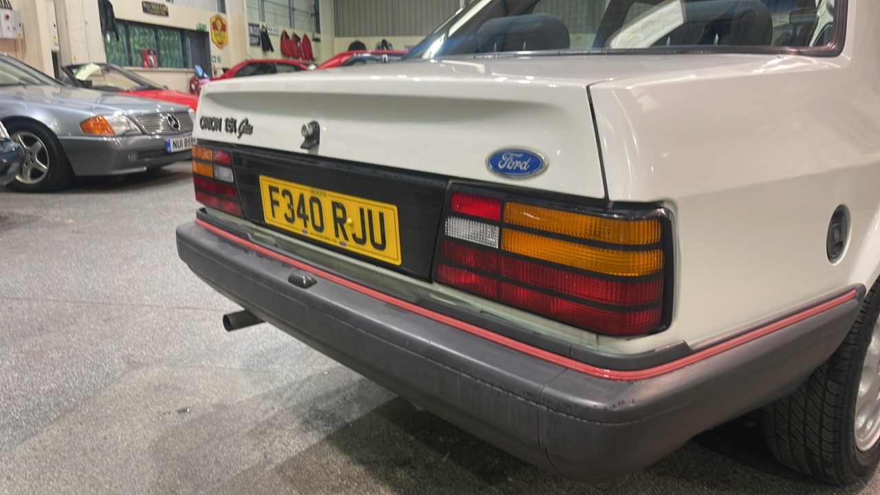 Lot 342 - 1989 FORD ORION INJECTION GHIA