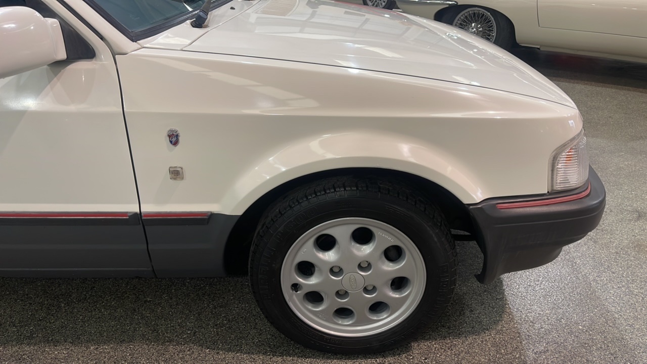 Lot 342 - 1989 FORD ORION INJECTION GHIA