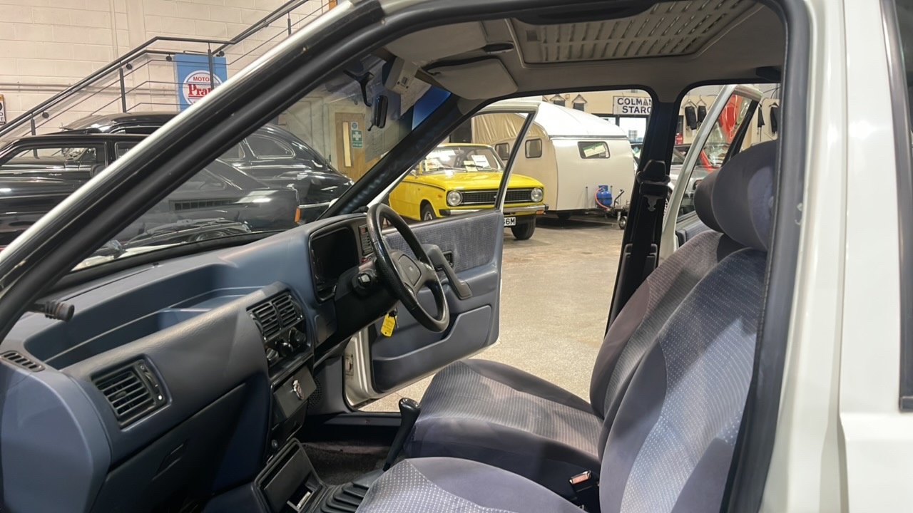 Lot 342 - 1989 FORD ORION INJECTION GHIA