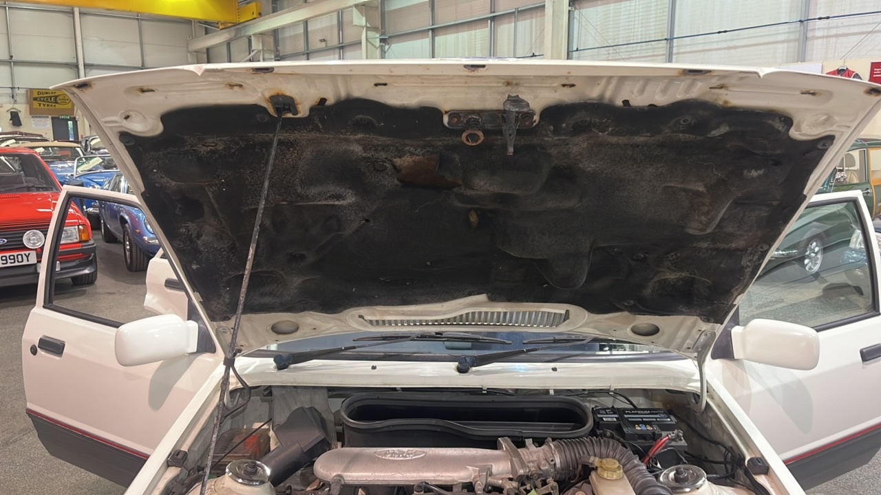 Lot 342 - 1989 FORD ORION INJECTION GHIA