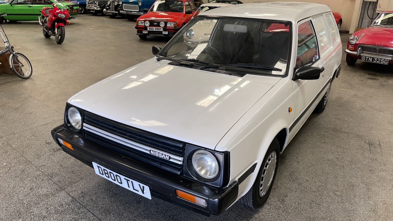 Lot 257 - 1987 NISSAN SUNNY VAN FWD