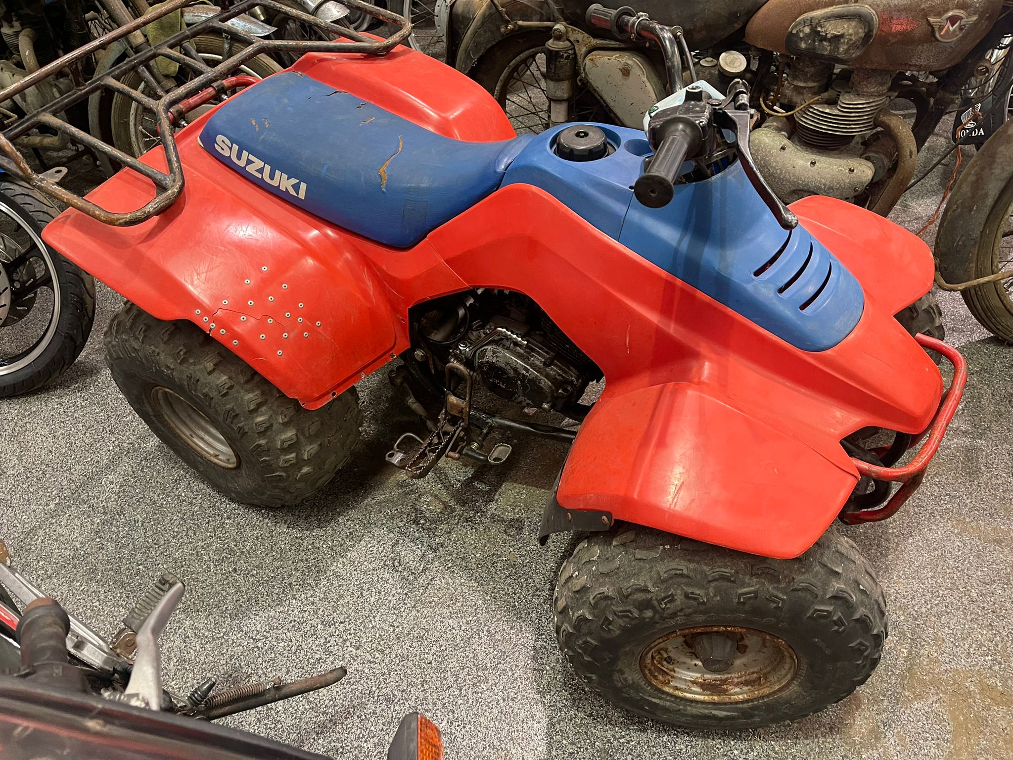 Lot 466 - SUZUKI QUAD