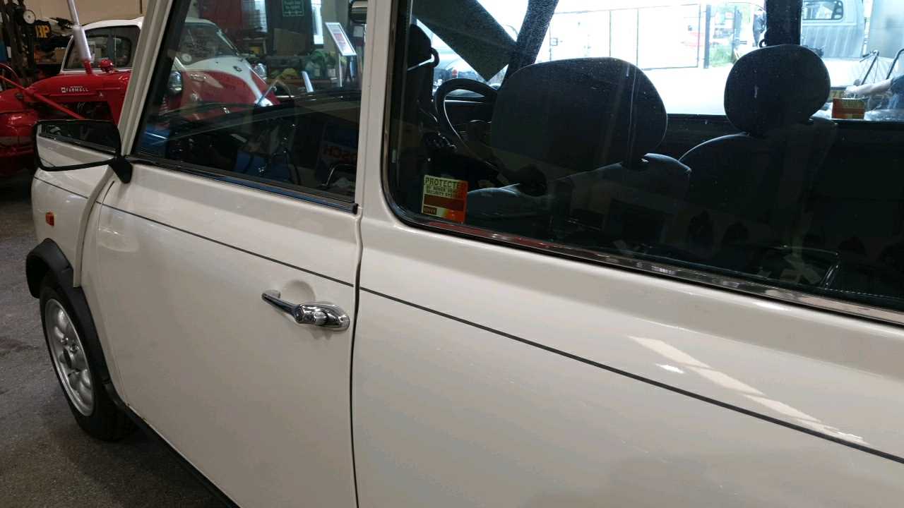 Lot 499 - 1995 ROVER MINI MAYFAIR AUTO