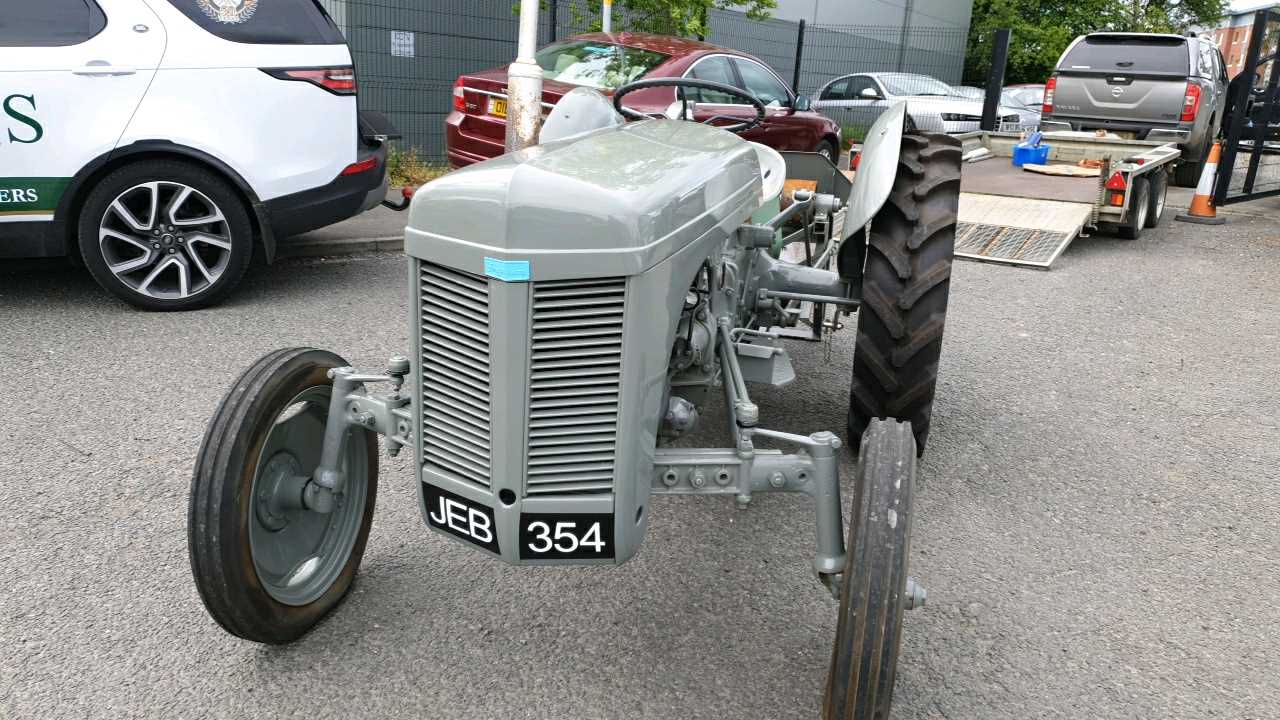 Lot 25 - 1952 FERGUSON T20 TRACTOR