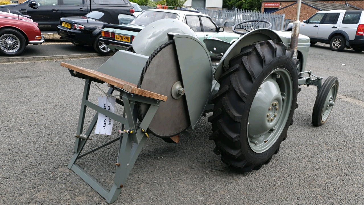 Lot 25 - 1952 FERGUSON T20 TRACTOR