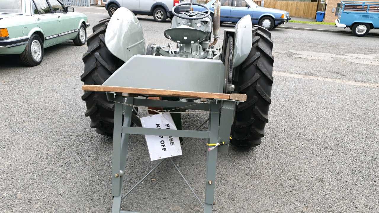 Lot 25 - 1952 FERGUSON T20 TRACTOR