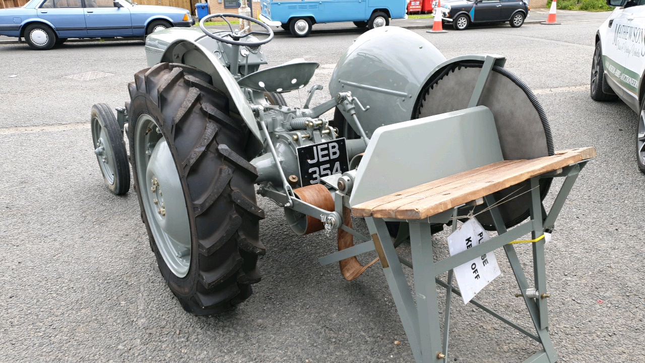 Lot 25 - 1952 FERGUSON T20 TRACTOR