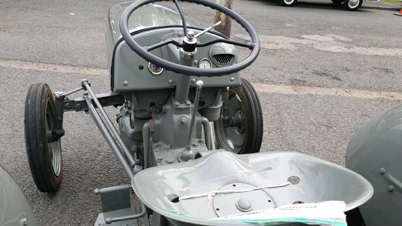 Lot 25 - 1952 FERGUSON T20 TRACTOR