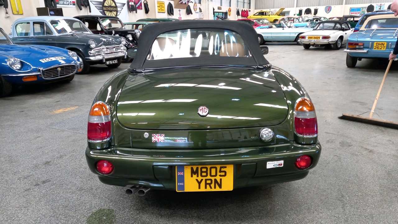 Lot 65 - 1994 ROVER MG V8