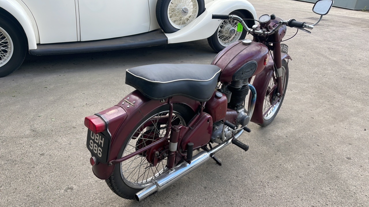 Lot 84 - 1954 BSA C11G