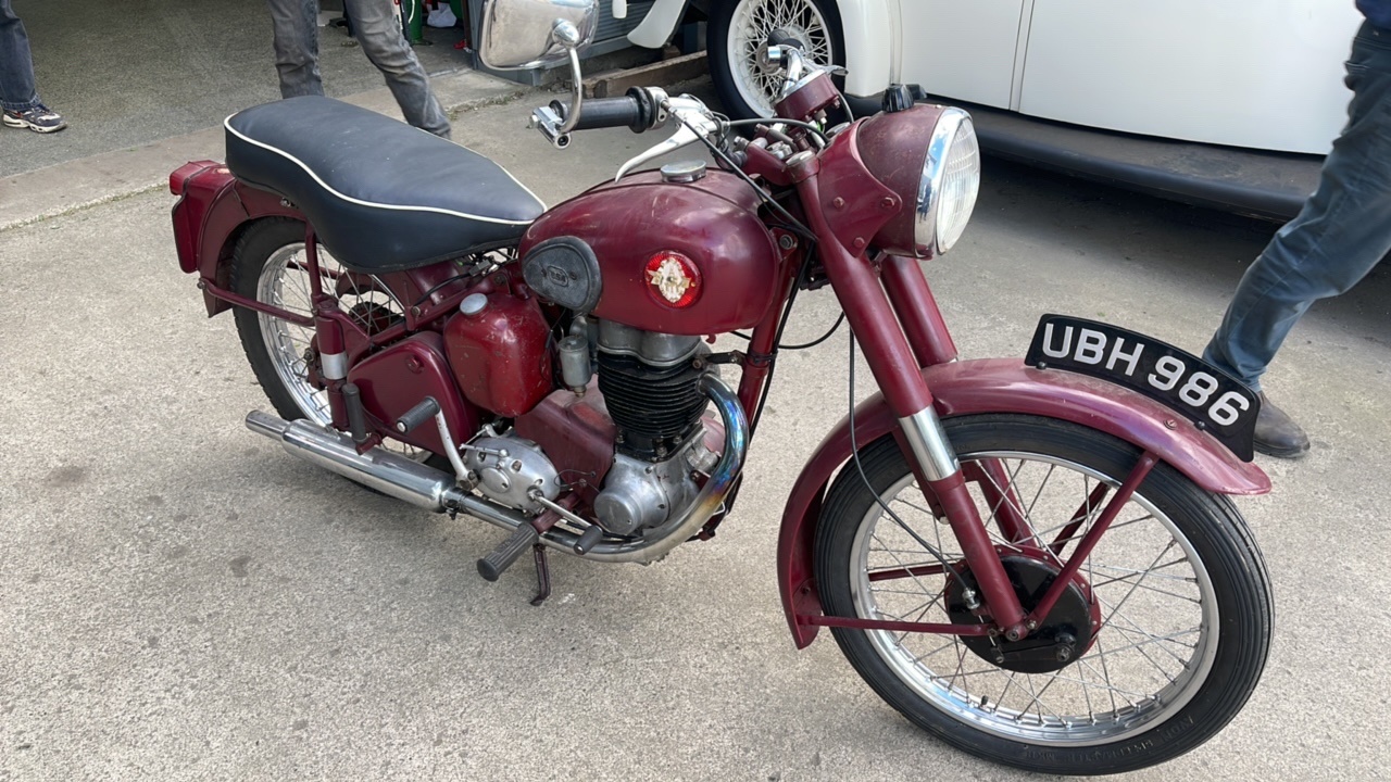 Lot 84 - 1954 BSA C11G