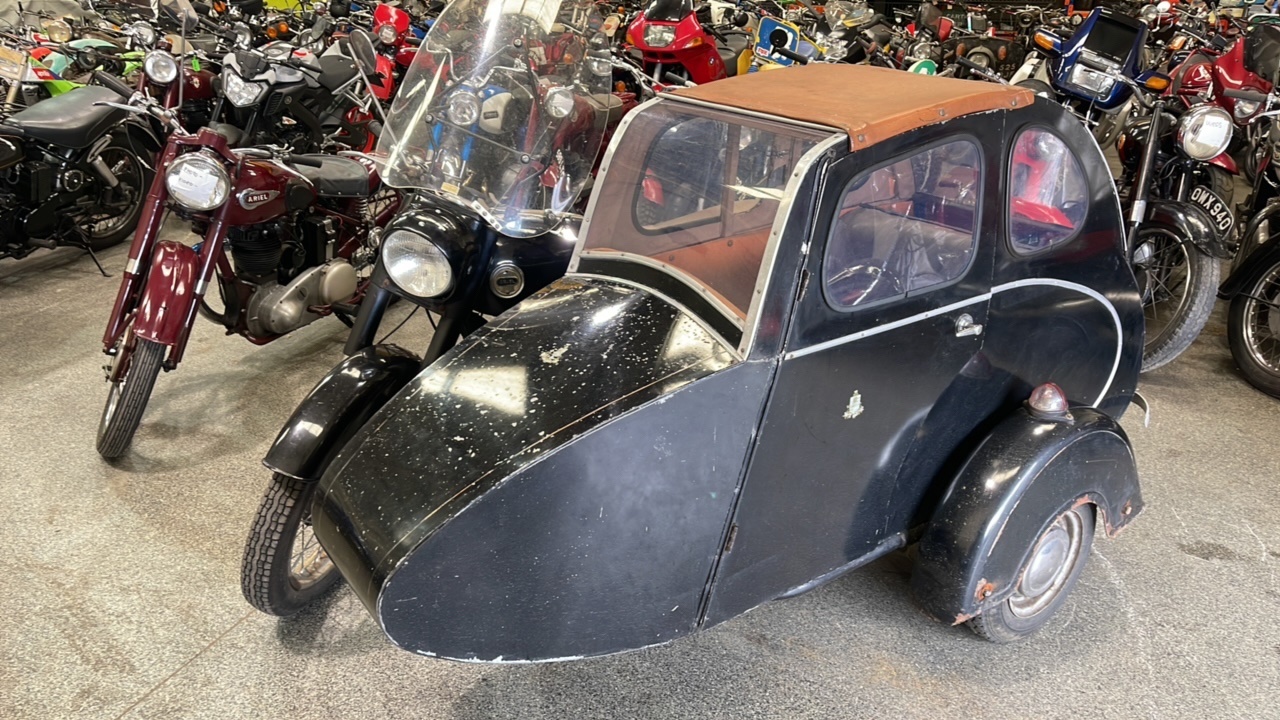 Lot 122 - 1957 ARIEL HUNTMASTER & WATSONIAN SIDECAR
