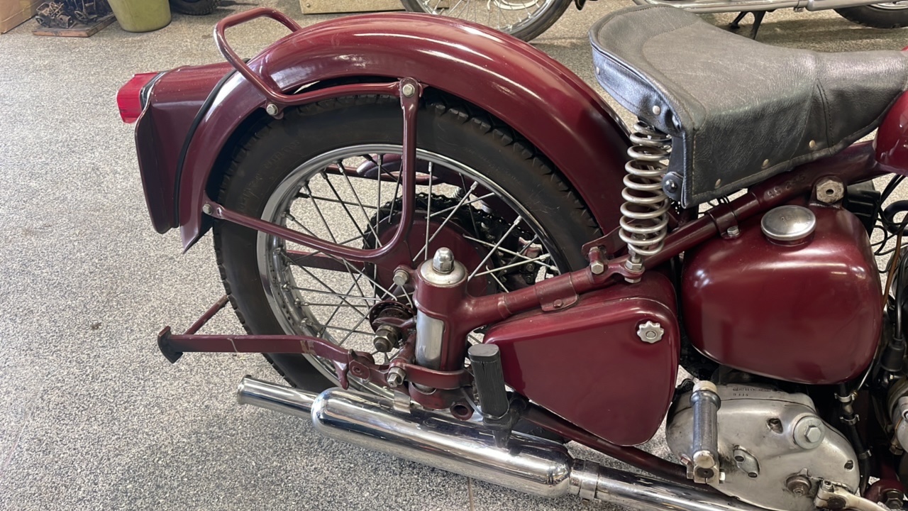 Lot 128 - 1952 ARIEL 500 RED HUNTER