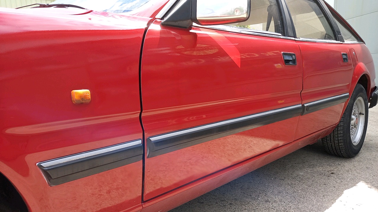 Lot 215 - 1987 ROVER SD1 V8