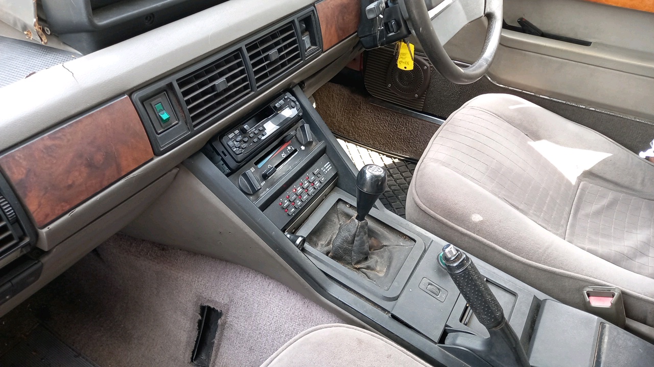 Lot 215 - 1987 ROVER SD1 V8