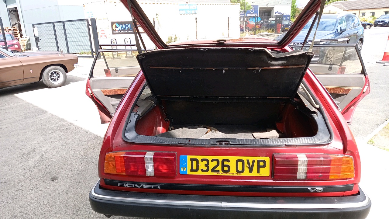 Lot 215 - 1987 ROVER SD1 V8