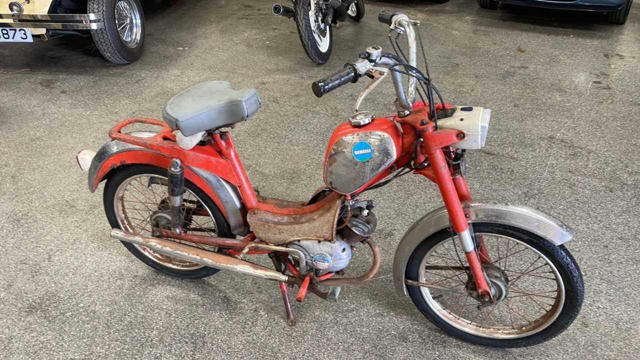 Lot 238 - BENELLI 50cc