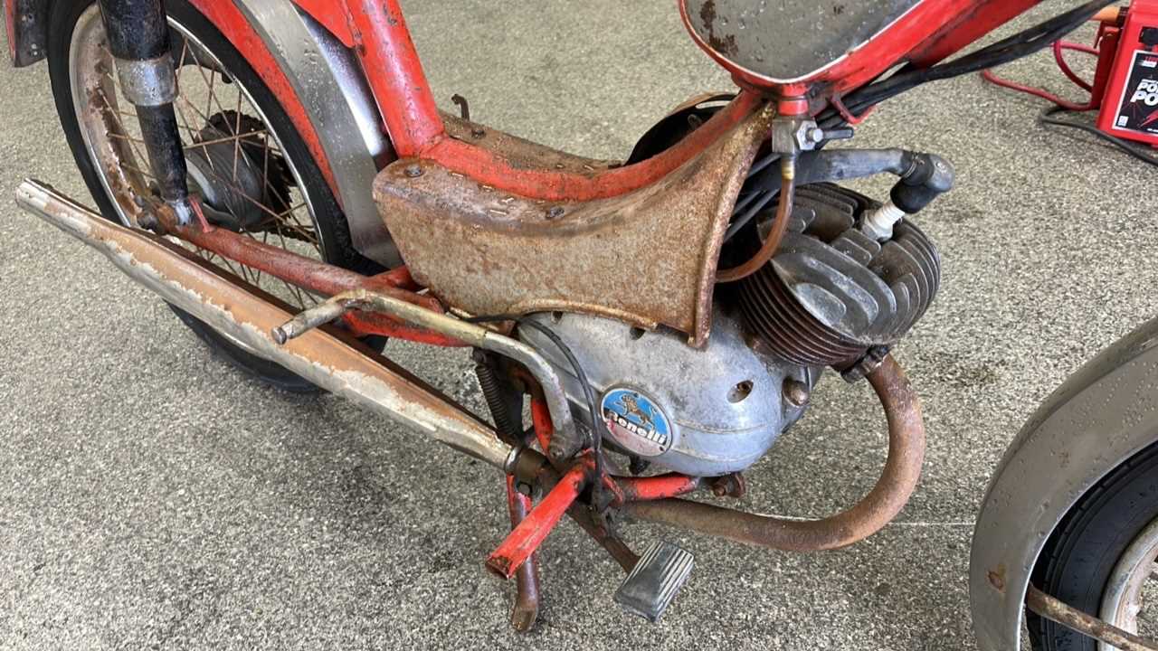 Lot 238 - BENELLI 50cc