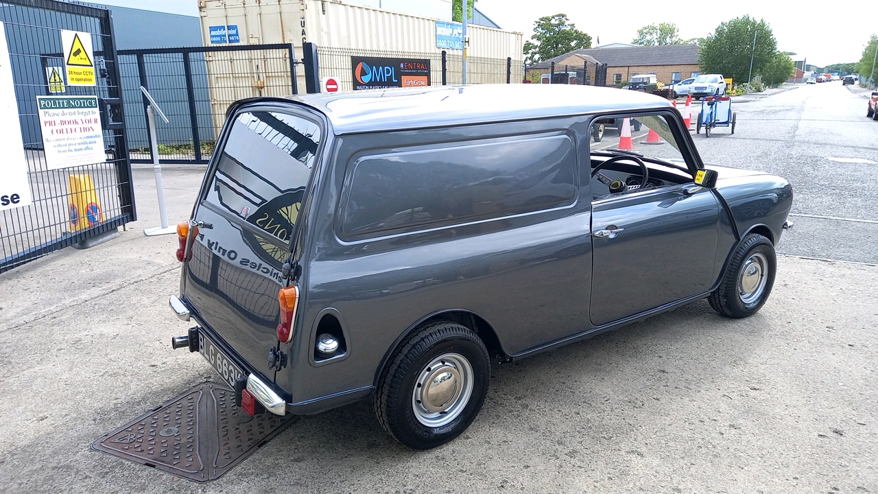 Lot 280 - 1971 AUSTIN MINI CLUBMAN