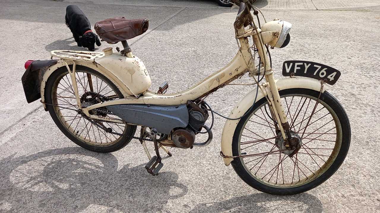 Lot 413 - 1960 MOBYLETTE AV44