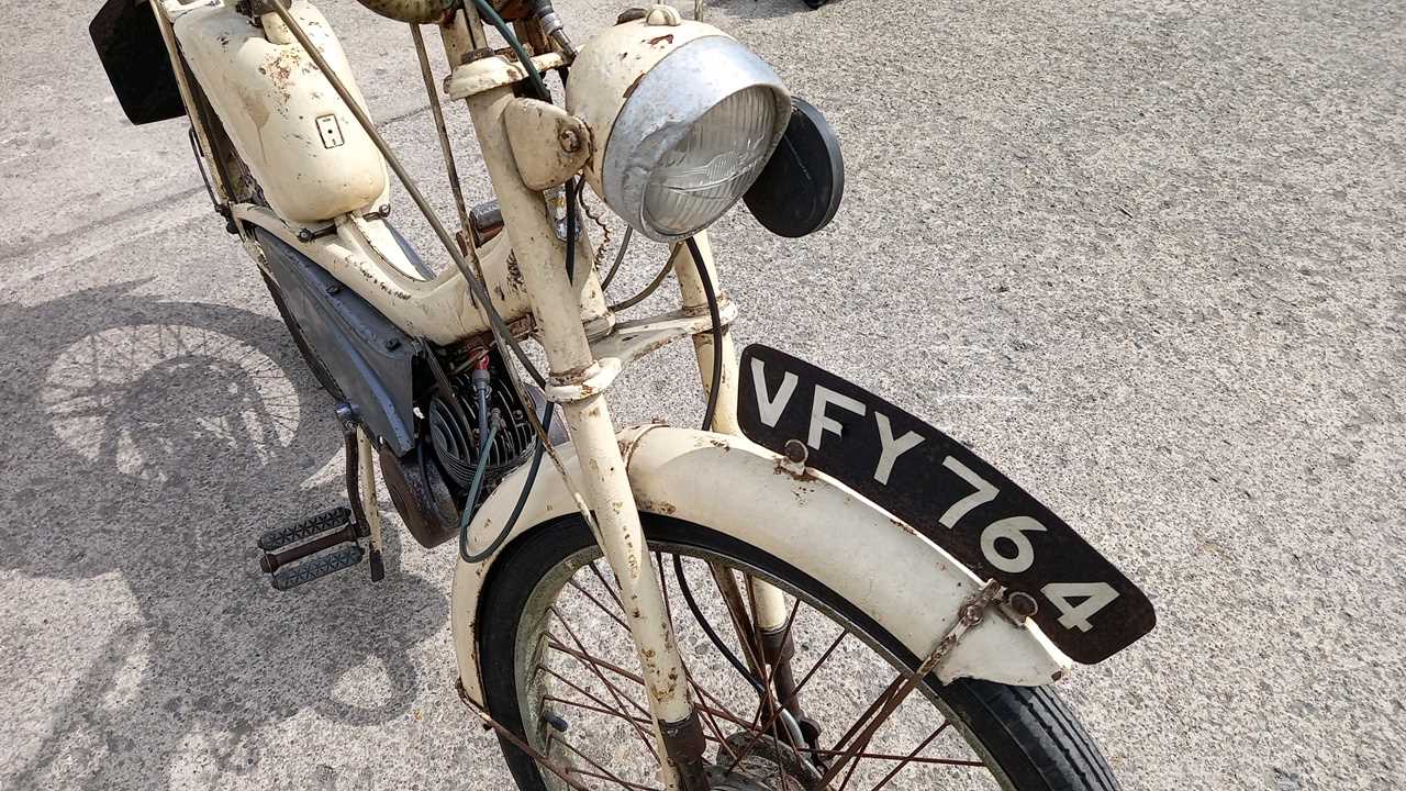 Lot 413 - 1960 MOBYLETTE AV44