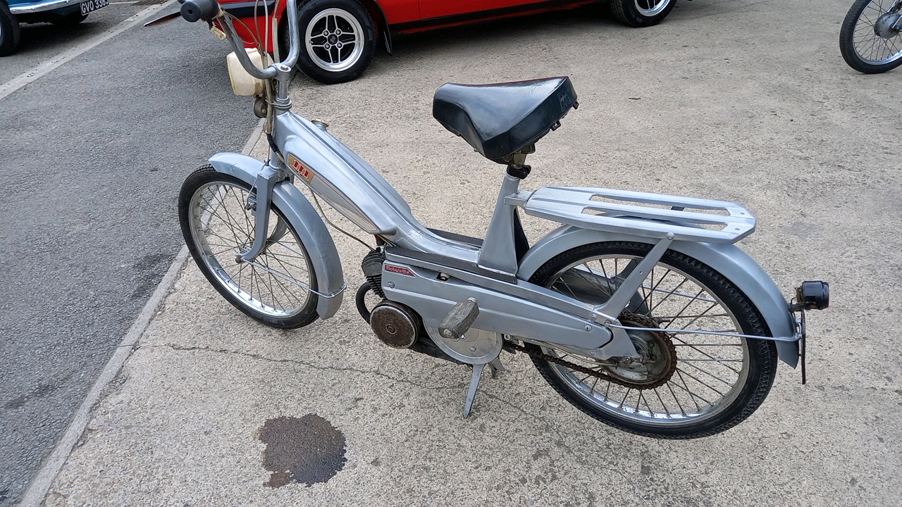 Lot 415 - 1976 MOBYLETTE N40 CADDY