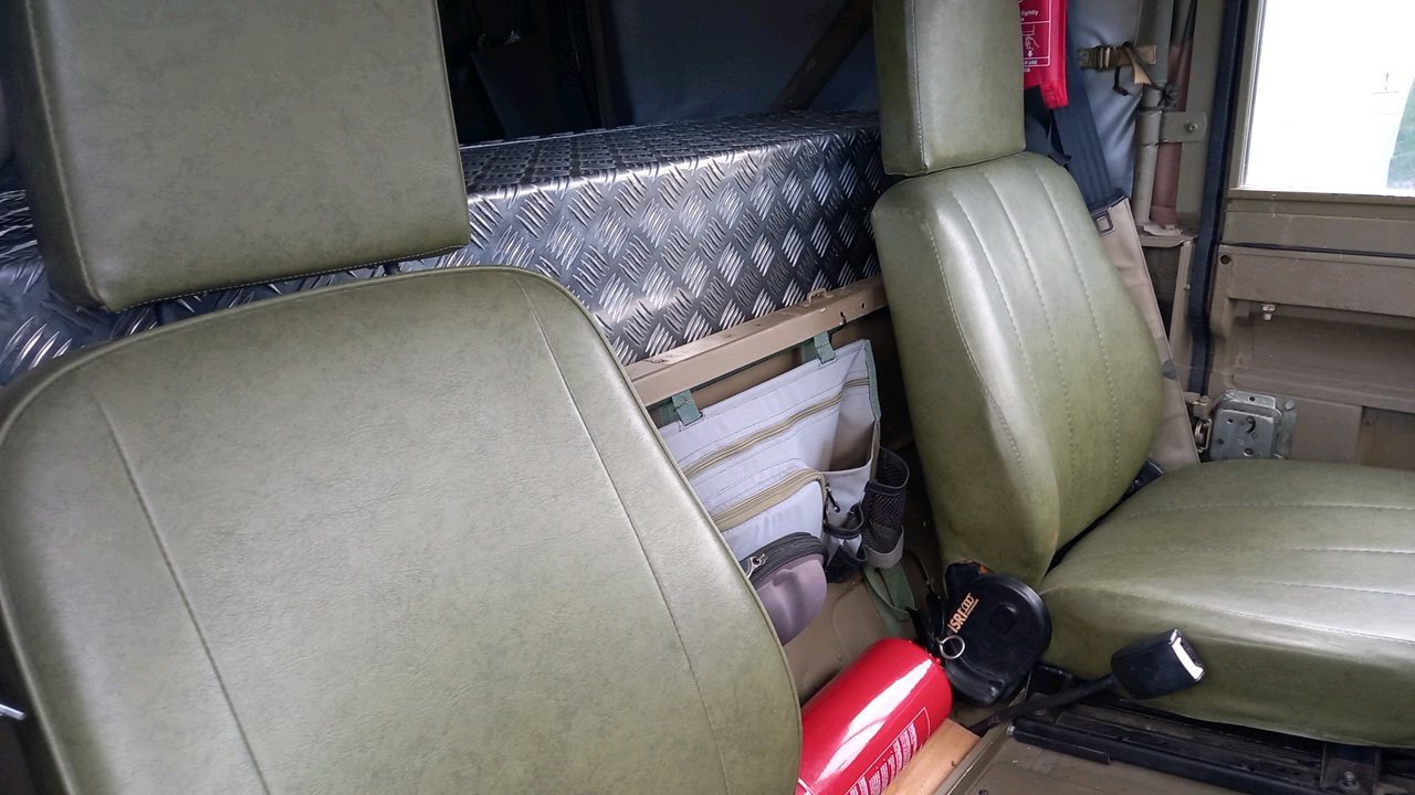 Lot 465 - 1988 PERENTIE LAND ROVER DEFENDER