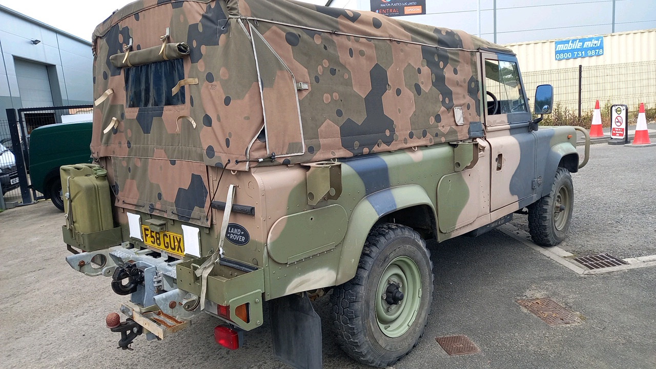 Lot 465 - 1988 PERENTIE LAND ROVER DEFENDER