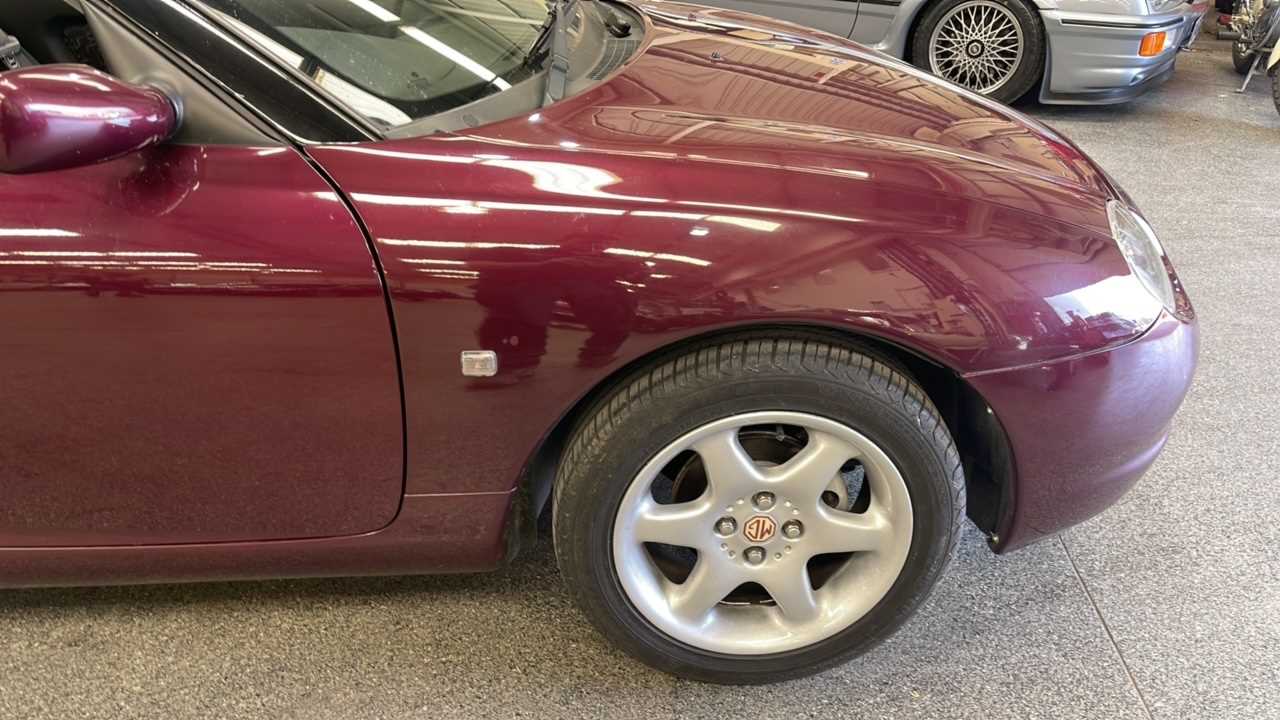 Lot 187 - 1999 MG MGF SPORTS